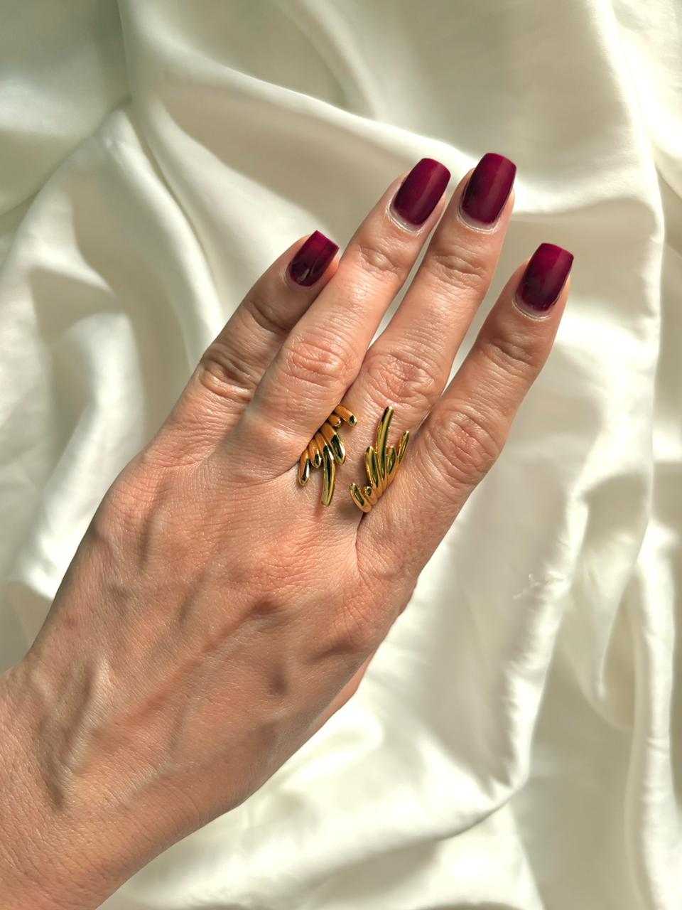 Gold Abstract Wave Open Ring – hardinjewelss